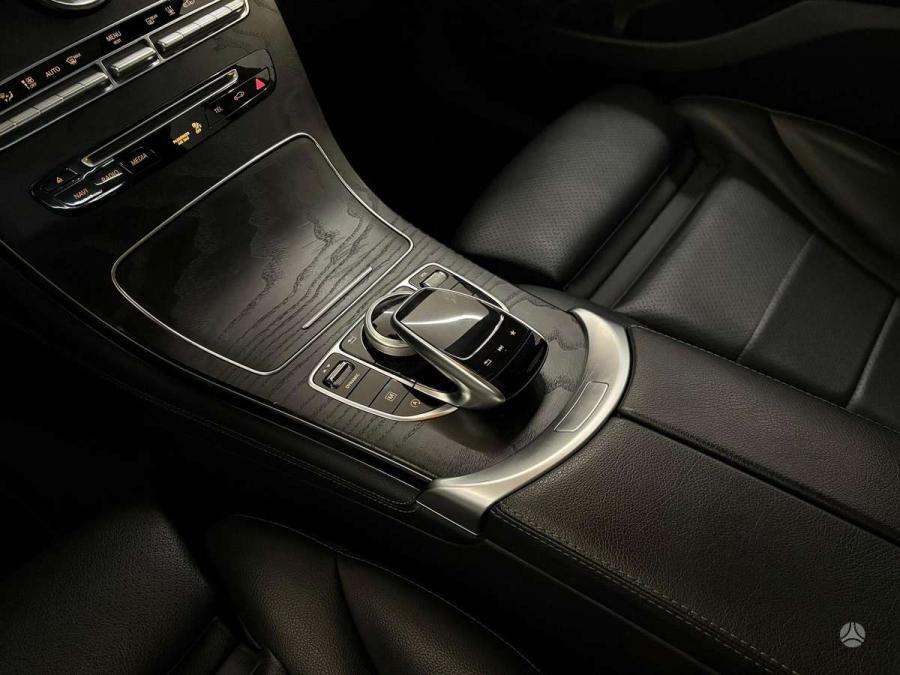 Pelēks Mercedes-Benz GLC 350 2018 Marijampole, ar dzinēja tilpumu 2.99 L un nobraukumu 278 tūkst. km par 23500 €, foto 5 vietnē AUTOMOTO.COM.LV