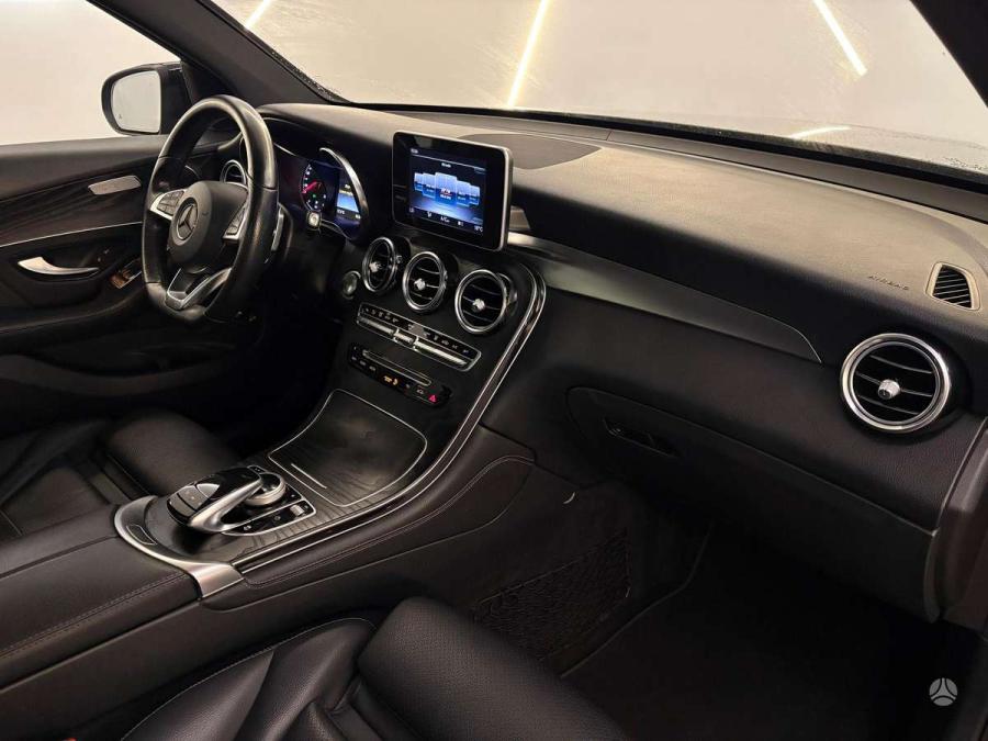 Pelēks Mercedes-Benz GLC 350 2018 Marijampole, ar dzinēja tilpumu 2.99 L un nobraukumu 278 tūkst. km par 23500 €, foto 27 vietnē AUTOMOTO.COM.LV