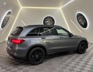 Pelēks Mercedes-Benz GLC 350 2018 Marijampole, ar dzinēja tilpumu 2.99 L un nobraukumu 278 tūkst. km par 23500 €, foto 36 vietnē AUTOMOTO.COM.LV