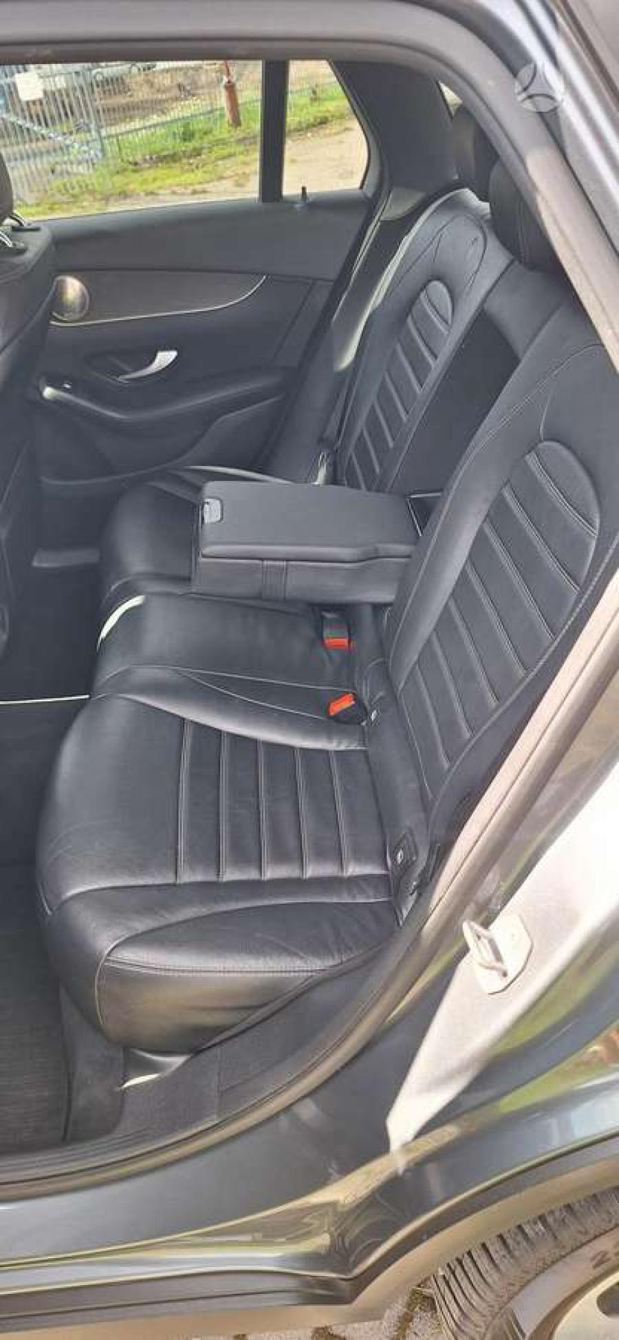 Grey Mercedes-Benz GLC 350 2018 in Marijampole, with an engine capacity of 1.99 L and mileage of 195 thousand km for 15500 €, photo 17 on AUTOMOTO.COM.LV