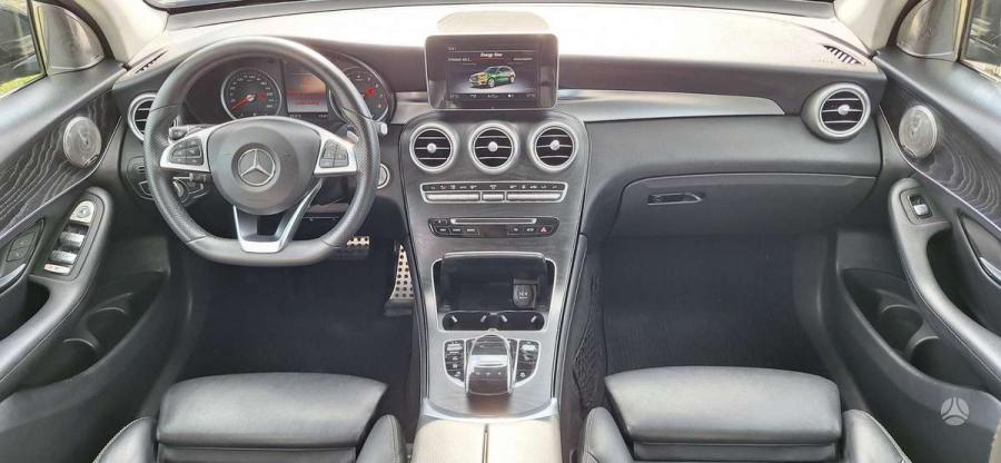 Grey Mercedes-Benz GLC 350 2018 in Marijampole, with an engine capacity of 1.99 L and mileage of 195 thousand km for 15500 €, photo 18 on AUTOMOTO.COM.LV