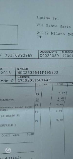 Grey Mercedes-Benz GLC 350 2018 in Marijampole, with an engine capacity of 1.99 L and mileage of 195 thousand km for 15500 €, photo 19 on AUTOMOTO.COM.LV