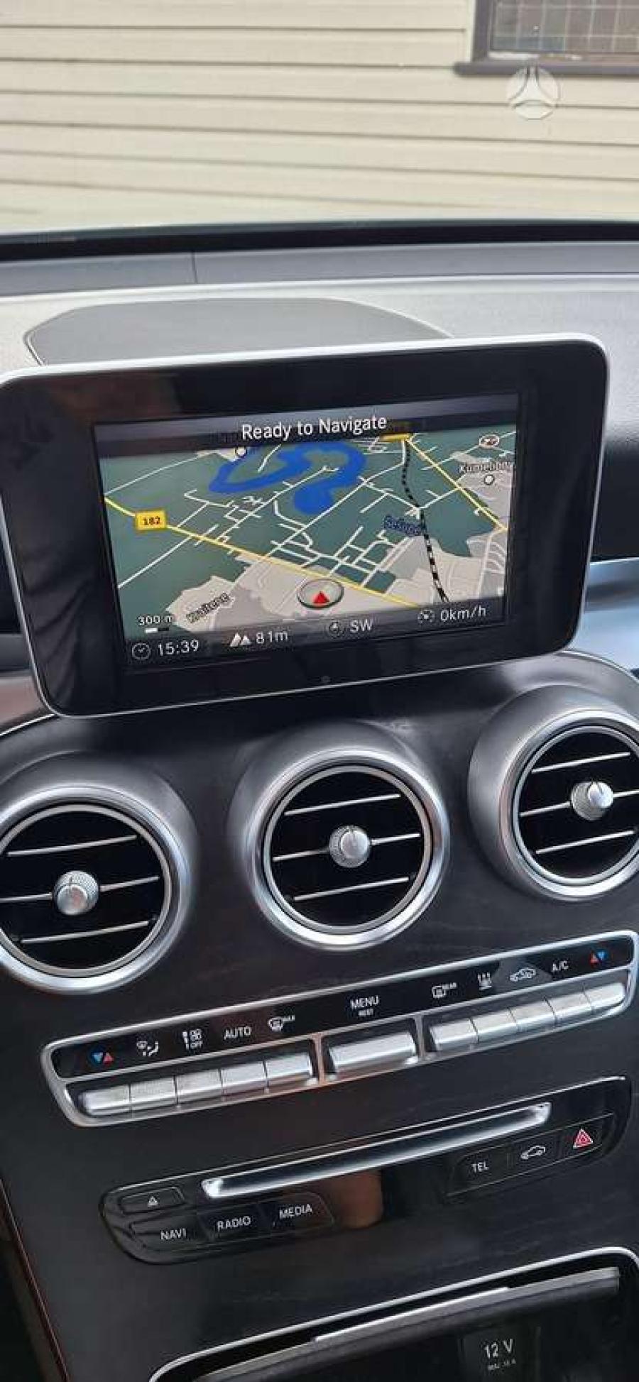 Grey Mercedes-Benz GLC 350 2018 in Marijampole, with an engine capacity of 1.99 L and mileage of 195 thousand km for 15500 €, photo 22 on AUTOMOTO.COM.LV