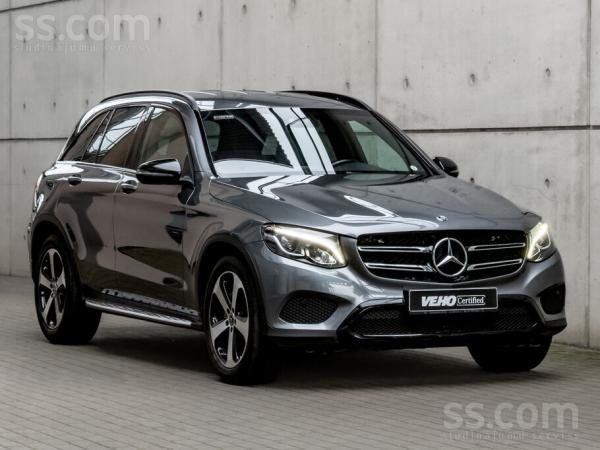 Серый Мерседес GLC 350 2019 в Рига, объемом двигателя 3.00 л и пробегом 86 тыс. км за 27900 €, фото 1 на AUTOMOTO.COM.LV