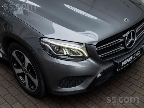 Серый Мерседес GLC 350 2019 в Рига, объемом двигателя 3.00 л и пробегом 86 тыс. км за 27900 €, фото 3 на AUTOMOTO.COM.LV