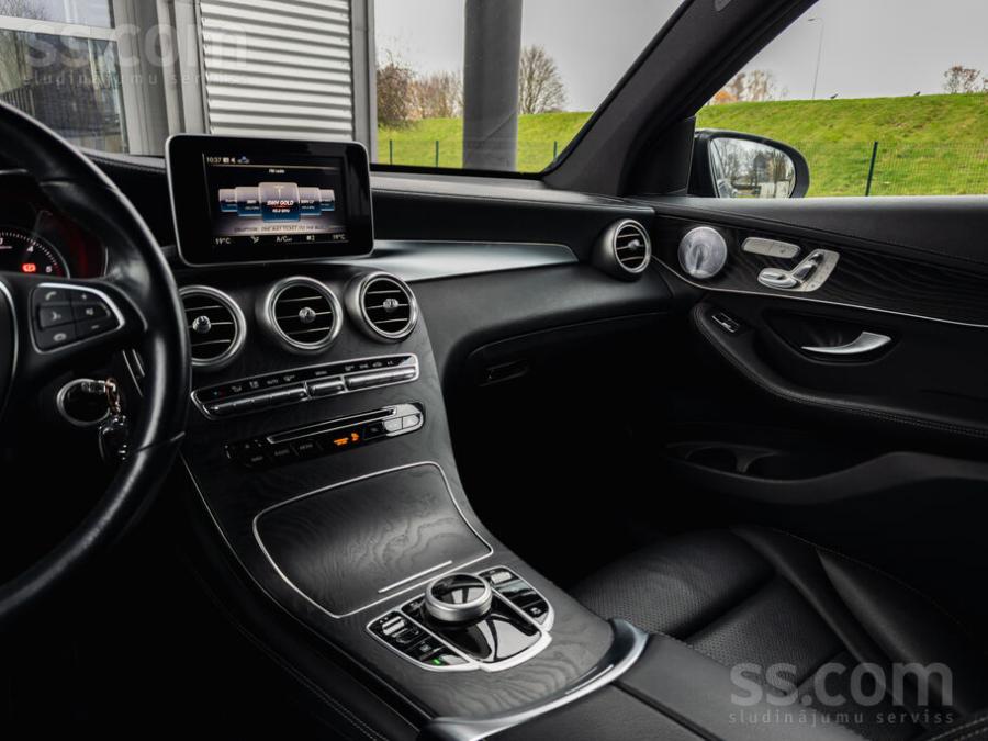 Pelēks Mercedes-Benz GLC 350 2019 Rīga, ar dzinēja tilpumu 3.00 L un nobraukumu 86 tūkst. km par 27900 €, foto 23 vietnē AUTOMOTO.COM.LV