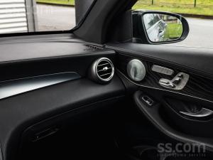 Pelēks Mercedes-Benz GLC 350 2019 Rīga, ar dzinēja tilpumu 3.00 L un nobraukumu 86 tūkst. km par 27900 €, foto 24 vietnē AUTOMOTO.COM.LV