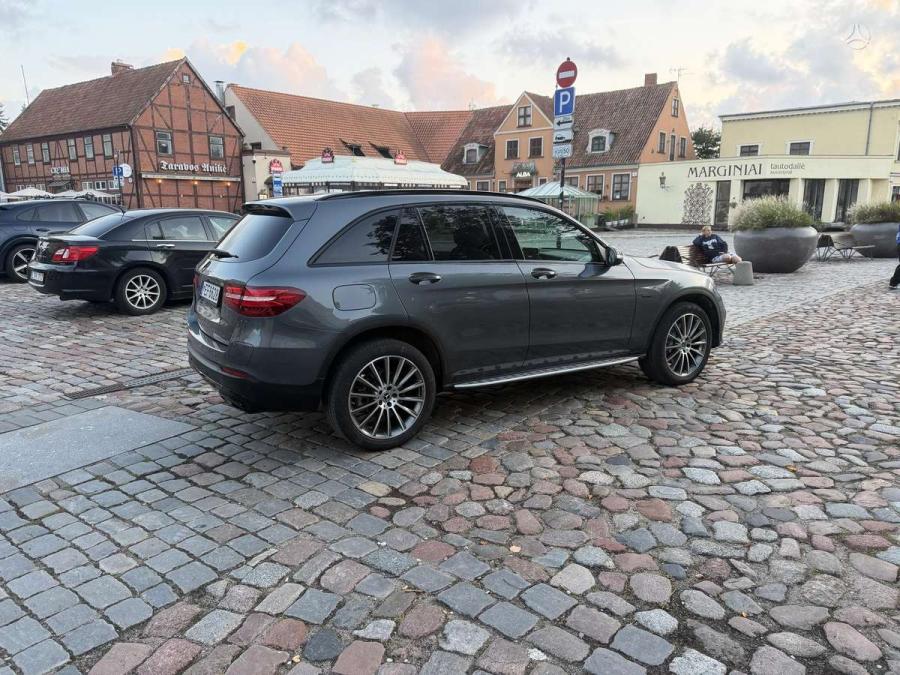 Grey Mercedes-Benz GLC 350 2019 in Klaipeda, with an engine capacity of 1.99 L and mileage of 56 thousand km for 23750 €, photo 7 on AUTOMOTO.COM.LV