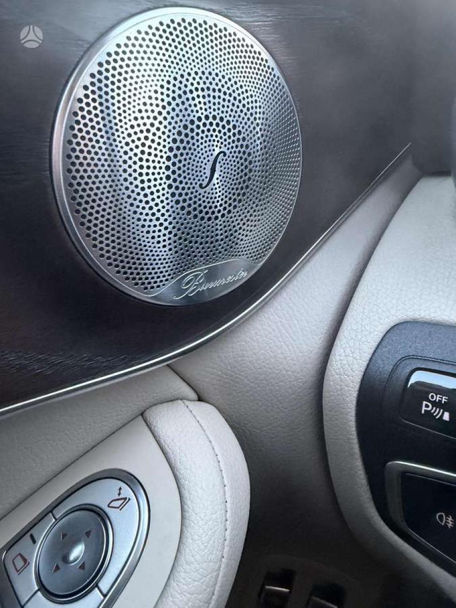 Grey Mercedes-Benz GLC 350 2019 in Klaipeda, with an engine capacity of 1.99 L and mileage of 56 thousand km for 23750 €, photo 12 on AUTOMOTO.COM.LV