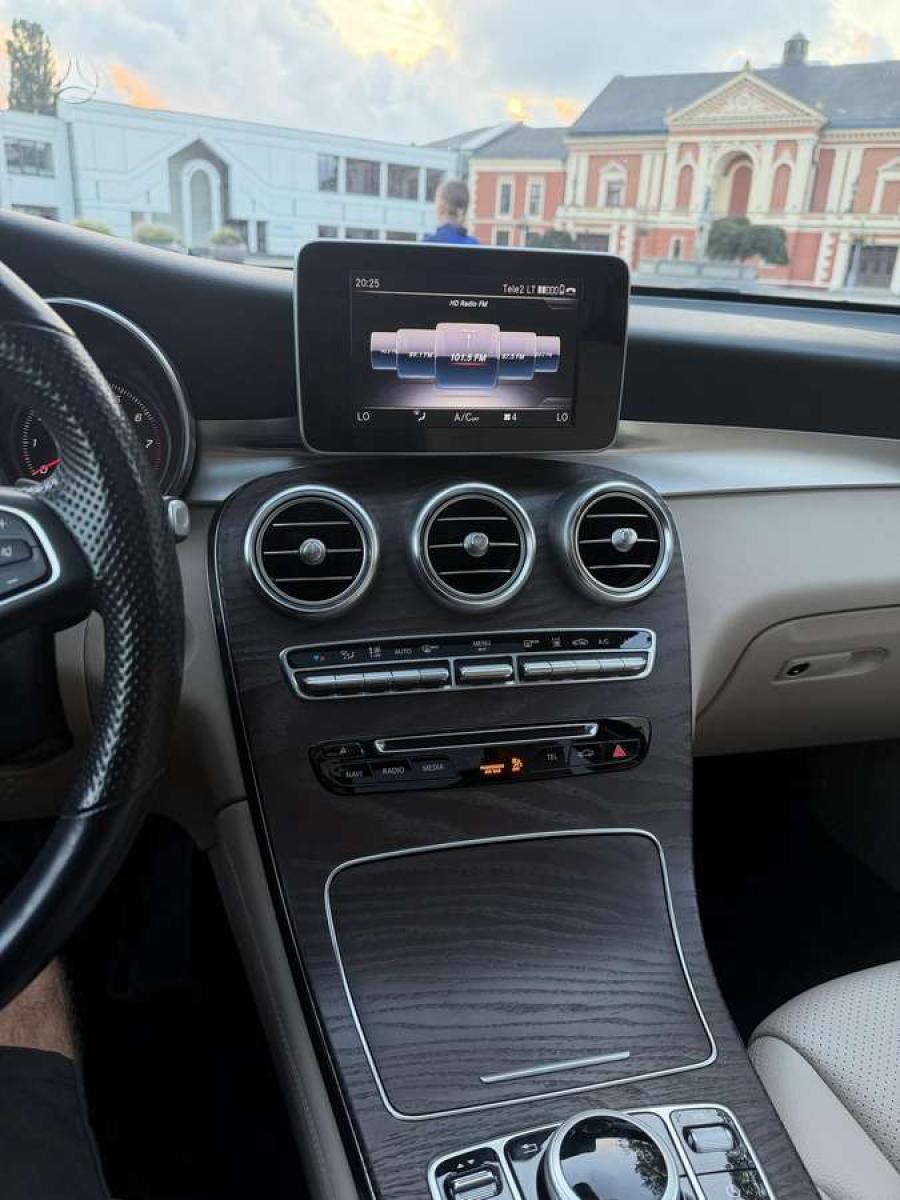 Grey Mercedes-Benz GLC 350 2019 in Klaipeda, with an engine capacity of 1.99 L and mileage of 56 thousand km for 23750 €, photo 13 on AUTOMOTO.COM.LV