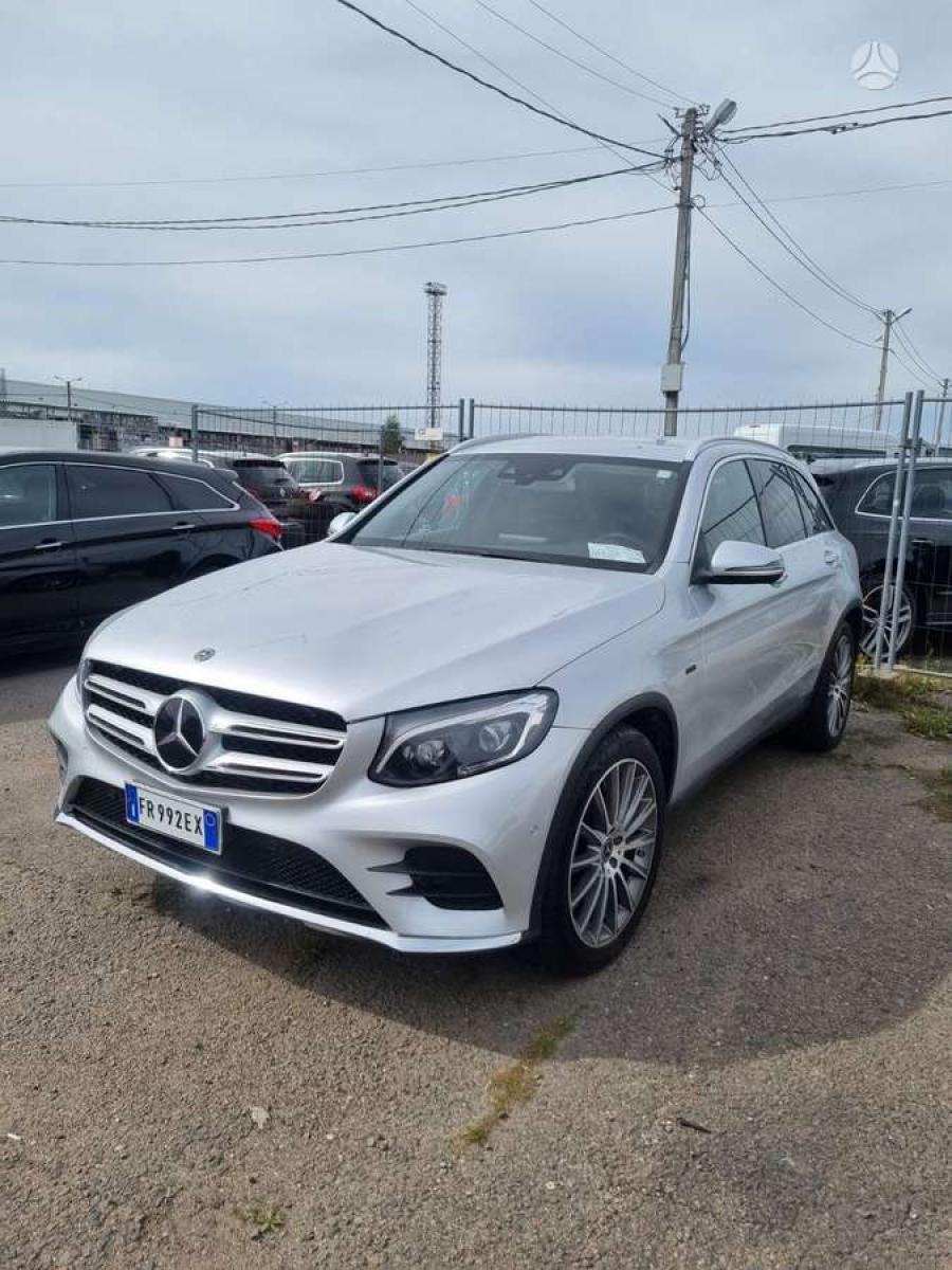Pelēks Mercedes-Benz GLC 350 2019 Kauņa, ar dzinēja tilpumu 1.99 L un nobraukumu 181 tūkst. km par 19800 €, foto 1 vietnē AUTOMOTO.COM.LV