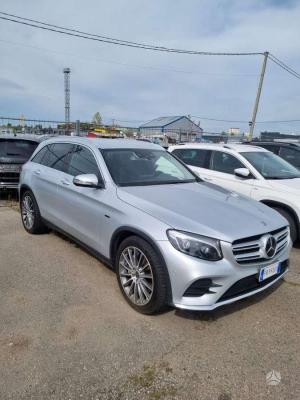 Pelēks Mercedes-Benz GLC 350 2019 Kauņa, ar dzinēja tilpumu 1.99 L un nobraukumu 181 tūkst. km par 19800 €, foto 3 vietnē AUTOMOTO.COM.LV