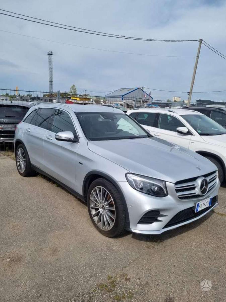 Pelēks Mercedes-Benz GLC 350 2019 Kauņa, ar dzinēja tilpumu 1.99 L un nobraukumu 181 tūkst. km par 19800 €, foto 3 vietnē AUTOMOTO.COM.LV