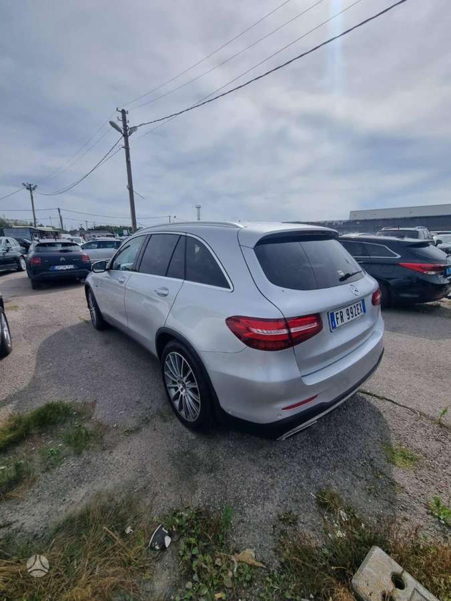Pelēks Mercedes-Benz GLC 350 2019 Kauņa, ar dzinēja tilpumu 1.99 L un nobraukumu 181 tūkst. km par 19800 €, foto 4 vietnē AUTOMOTO.COM.LV