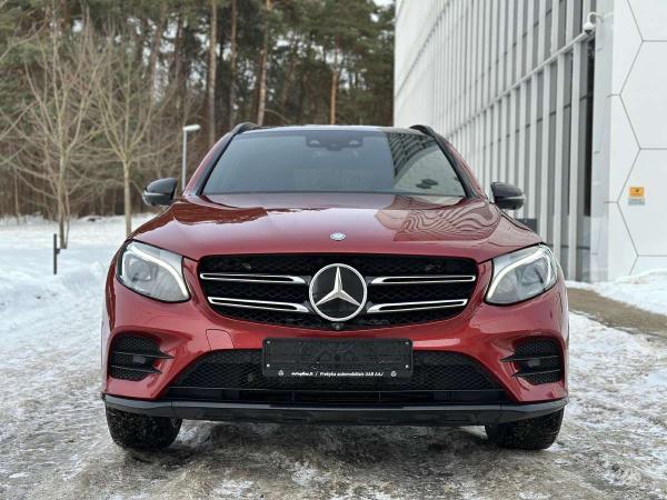 Sarkans Mercedes-Benz GLC 350 2017 Viļņa, ar dzinēja tilpumu 1.99 L un nobraukumu 200 tūkst. km par 19999 €, foto 2 vietnē AUTOMOTO.COM.LV