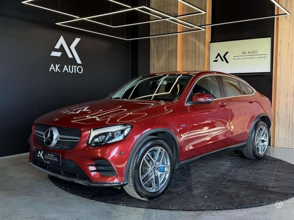 Red Mercedes-Benz GLC 350 2017 in Kaunas, with an engine capacity of 1.99 L and mileage of 160 thousand km for 23990 €, photo 6 on AUTOMOTO.COM.LV