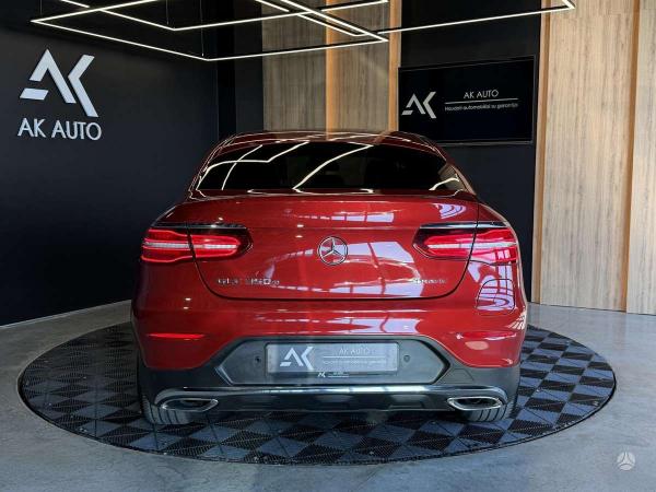 Red Mercedes-Benz GLC 350 2017 in Kaunas, with an engine capacity of 1.99 L and mileage of 160 thousand km for 23990 €, photo 10 on AUTOMOTO.COM.LV