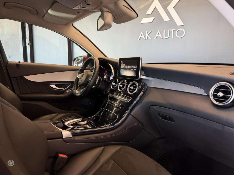 Sarkans Mercedes-Benz GLC 350 2017 Kauņa, ar dzinēja tilpumu 1.99 L un nobraukumu 160 tūkst. km par 23990 €, foto 19 vietnē AUTOMOTO.COM.LV