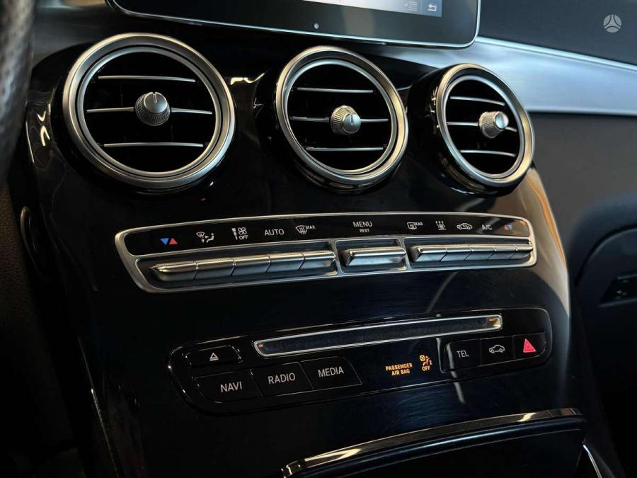 Sarkans Mercedes-Benz GLC 350 2017 Kauņa, ar dzinēja tilpumu 1.99 L un nobraukumu 160 tūkst. km par 23990 €, foto 23 vietnē AUTOMOTO.COM.LV