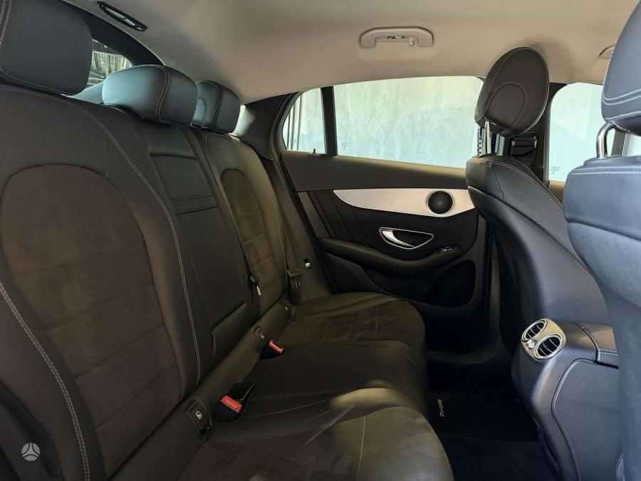 Sarkans Mercedes-Benz GLC 350 2017 Kauņa, ar dzinēja tilpumu 1.99 L un nobraukumu 160 tūkst. km par 23990 €, foto 25 vietnē AUTOMOTO.COM.LV