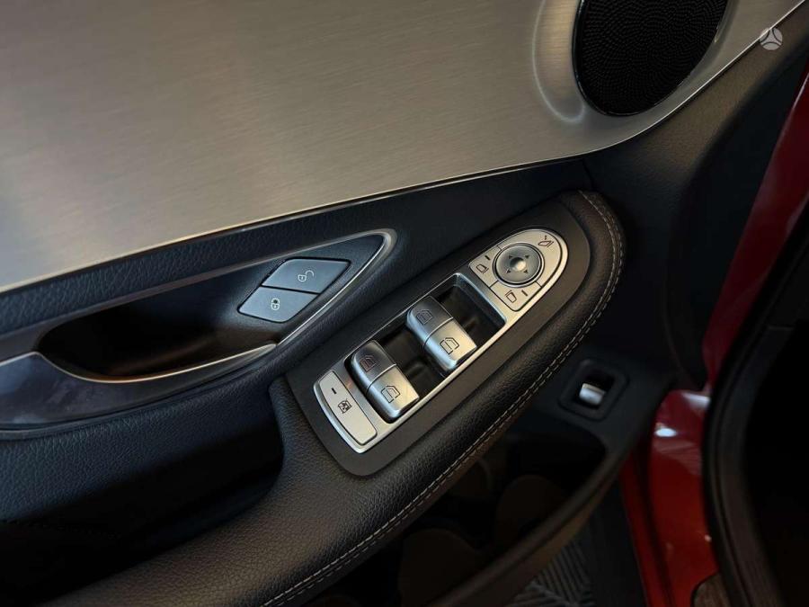 Sarkans Mercedes-Benz GLC 350 2017 Kauņa, ar dzinēja tilpumu 1.99 L un nobraukumu 160 tūkst. km par 23990 €, foto 31 vietnē AUTOMOTO.COM.LV