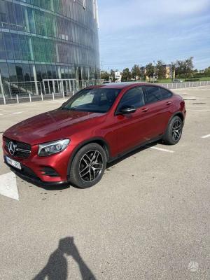 Красный Мерседес GLC 350 2018 в Шяуляй, объемом двигателя 3.00 л и пробегом 206 тыс. км за 23900 €, фото  на AUTOMOTO.COM.LV
