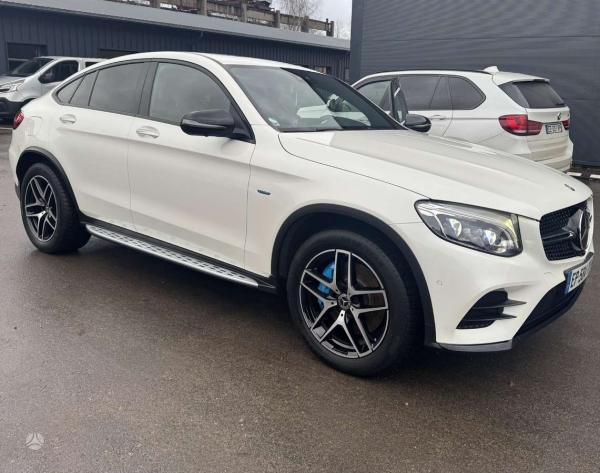 White Mercedes-Benz GLC 350 2017 in Klaipeda, with an engine capacity of 2.00 L and mileage of 160 thousand km for 26900 €, photo 7 on AUTOMOTO.COM.LV
