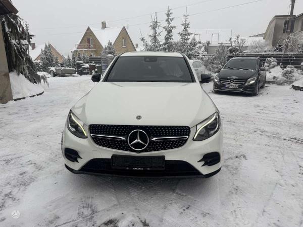 White Mercedes-Benz GLC 350 2018 in Kelme, with an engine capacity of 2.99 L and mileage of 115 thousand km for 29999 €, photo 3 on AUTOMOTO.COM.LV