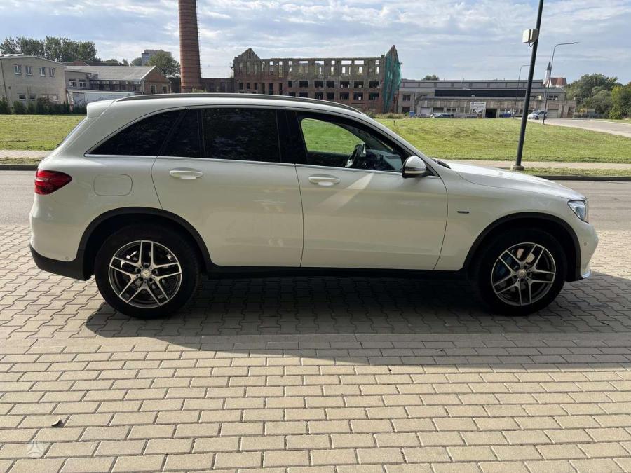 Balts Mercedes-Benz GLC 350 2016 Šauļi, ar dzinēja tilpumu 1.99 L un nobraukumu 196 tūkst. km par 12900 €, foto 7 vietnē AUTOMOTO.COM.LV