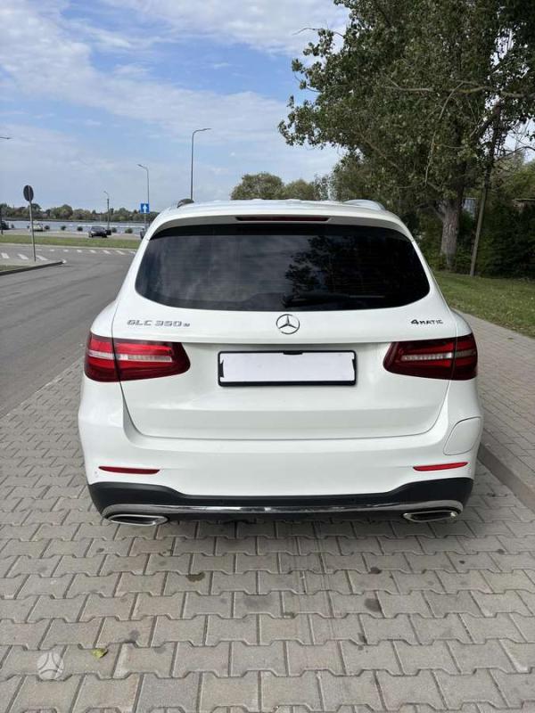 White Mercedes-Benz GLC 350 2016 in Siauliai, with an engine capacity of 1.99 L and mileage of 196 thousand km for 12900 €, photo 8 on AUTOMOTO.COM.LV