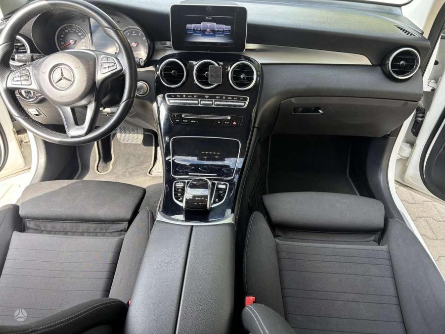 Balts Mercedes-Benz GLC 350 2016 Šauļi, ar dzinēja tilpumu 1.99 L un nobraukumu 196 tūkst. km par 12900 €, foto 15 vietnē AUTOMOTO.COM.LV