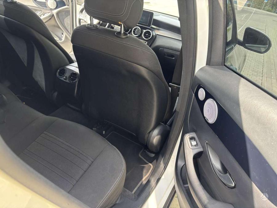 Balts Mercedes-Benz GLC 350 2016 Šauļi, ar dzinēja tilpumu 1.99 L un nobraukumu 196 tūkst. km par 12900 €, foto 22 vietnē AUTOMOTO.COM.LV