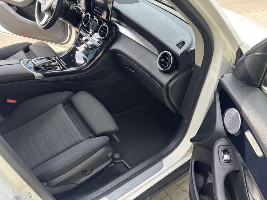 Balts Mercedes-Benz GLC 350 2016 Šauļi, ar dzinēja tilpumu 1.99 L un nobraukumu 196 tūkst. km par 12900 €, foto 23 vietnē AUTOMOTO.COM.LV