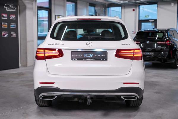 White Mercedes-Benz GLC 350 2017 in Marijampole, with an engine capacity of 3.00 L and mileage of 203 thousand km for 21250 €, photo 10 on AUTOMOTO.COM.LV