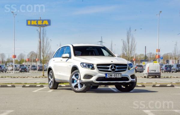 Balts Mercedes-Benz GLC 350 2017 Rīga, ar dzinēja tilpumu 2.00 L un nobraukumu 218 tūkst. km par 15690 €, foto 2 vietnē AUTOMOTO.COM.LV