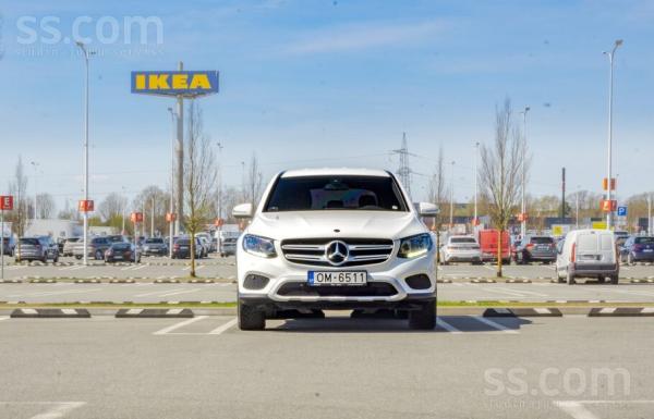 Balts Mercedes-Benz GLC 350 2017 Rīga, ar dzinēja tilpumu 2.00 L un nobraukumu 218 tūkst. km par 15690 €, foto 3 vietnē AUTOMOTO.COM.LV