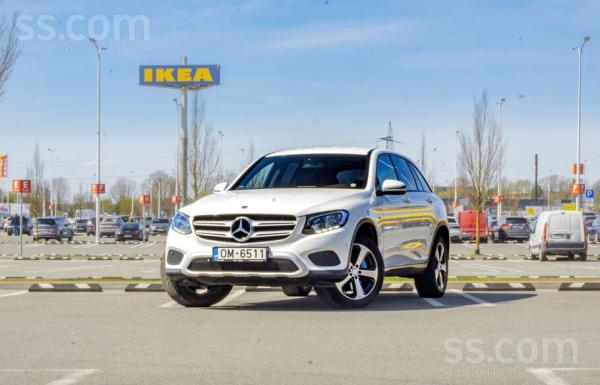 Balts Mercedes-Benz GLC 350 2017 Rīga, ar dzinēja tilpumu 2.00 L un nobraukumu 218 tūkst. km par 15690 €, foto 4 vietnē AUTOMOTO.COM.LV
