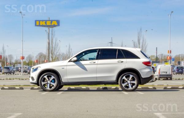 Balts Mercedes-Benz GLC 350 2017 Rīga, ar dzinēja tilpumu 2.00 L un nobraukumu 218 tūkst. km par 15690 €, foto 5 vietnē AUTOMOTO.COM.LV