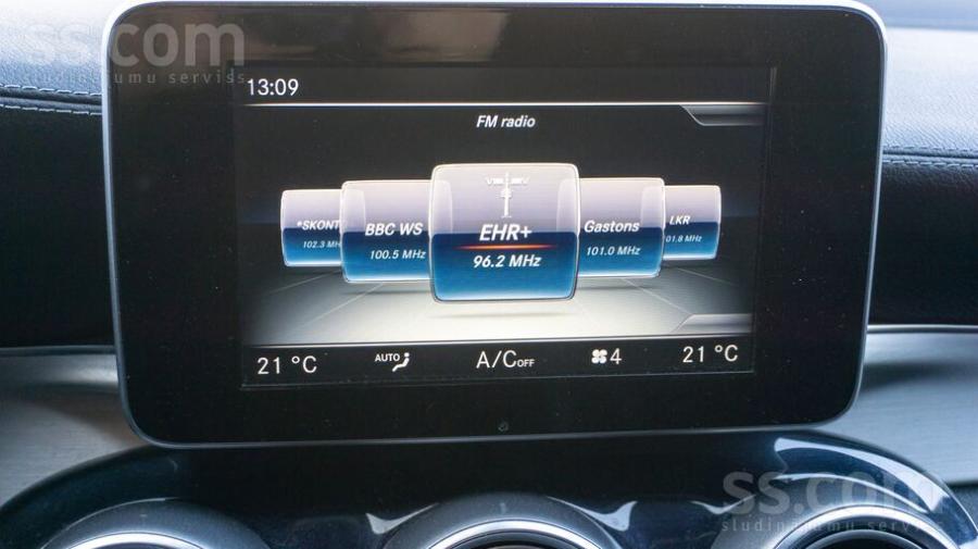Белый Мерседес GLC 350 2017 в Рига, объемом двигателя 2.00 л и пробегом 218 тыс. км за 15690 €, фото 16 на AUTOMOTO.COM.LV