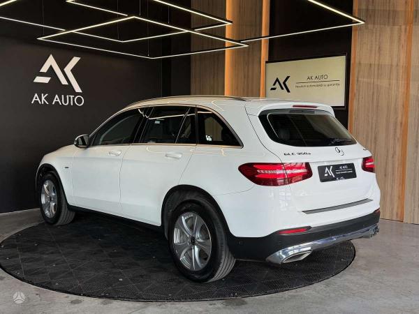 Balts Mercedes-Benz GLC 350 2017 Kauņa, ar dzinēja tilpumu 1.99 L un nobraukumu 140 tūkst. km par 19990 €, foto 7 vietnē AUTOMOTO.COM.LV