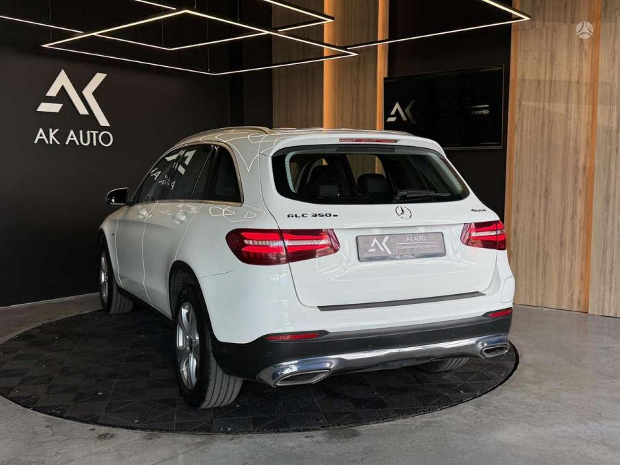 Balts Mercedes-Benz GLC 350 2017 Kauņa, ar dzinēja tilpumu 1.99 L un nobraukumu 140 tūkst. km par 19990 €, foto 9 vietnē AUTOMOTO.COM.LV