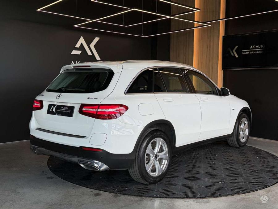 Balts Mercedes-Benz GLC 350 2017 Kauņa, ar dzinēja tilpumu 1.99 L un nobraukumu 140 tūkst. km par 19990 €, foto 11 vietnē AUTOMOTO.COM.LV