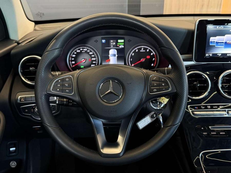 Balts Mercedes-Benz GLC 350 2017 Kauņa, ar dzinēja tilpumu 1.99 L un nobraukumu 140 tūkst. km par 19990 €, foto 13 vietnē AUTOMOTO.COM.LV