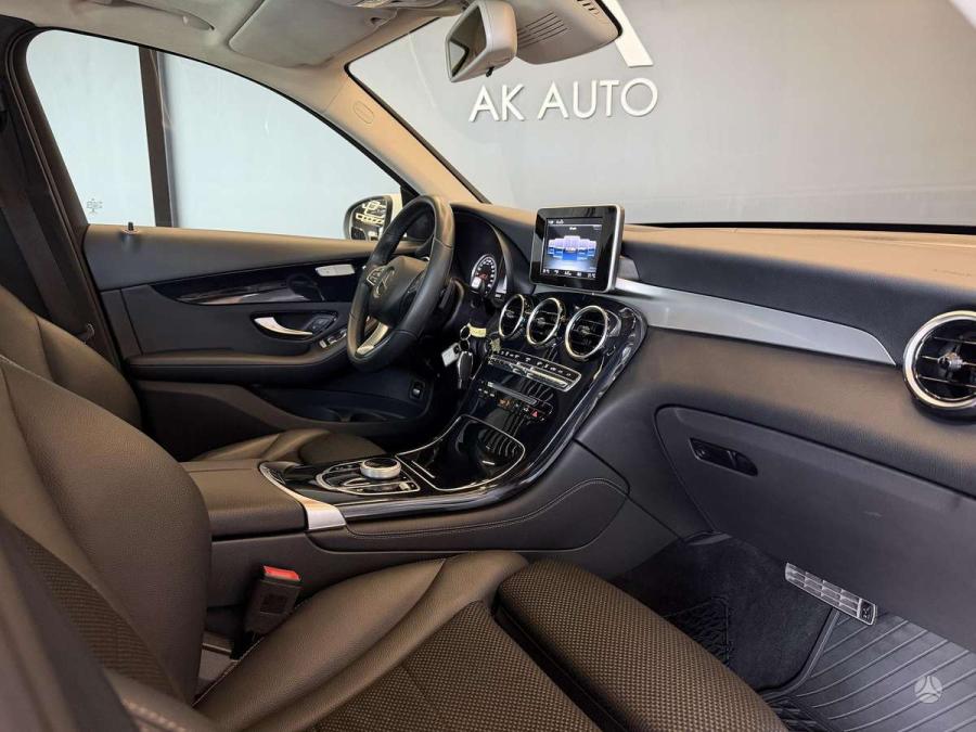 Balts Mercedes-Benz GLC 350 2017 Kauņa, ar dzinēja tilpumu 1.99 L un nobraukumu 140 tūkst. km par 19990 €, foto 17 vietnē AUTOMOTO.COM.LV