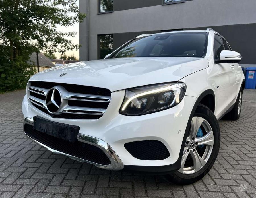 Balts Mercedes-Benz GLC 350 2017 Kaišiadorys, ar dzinēja tilpumu 2.00 L un nobraukumu 177 tūkst. km par 18950 €, foto 1 vietnē AUTOMOTO.COM.LV