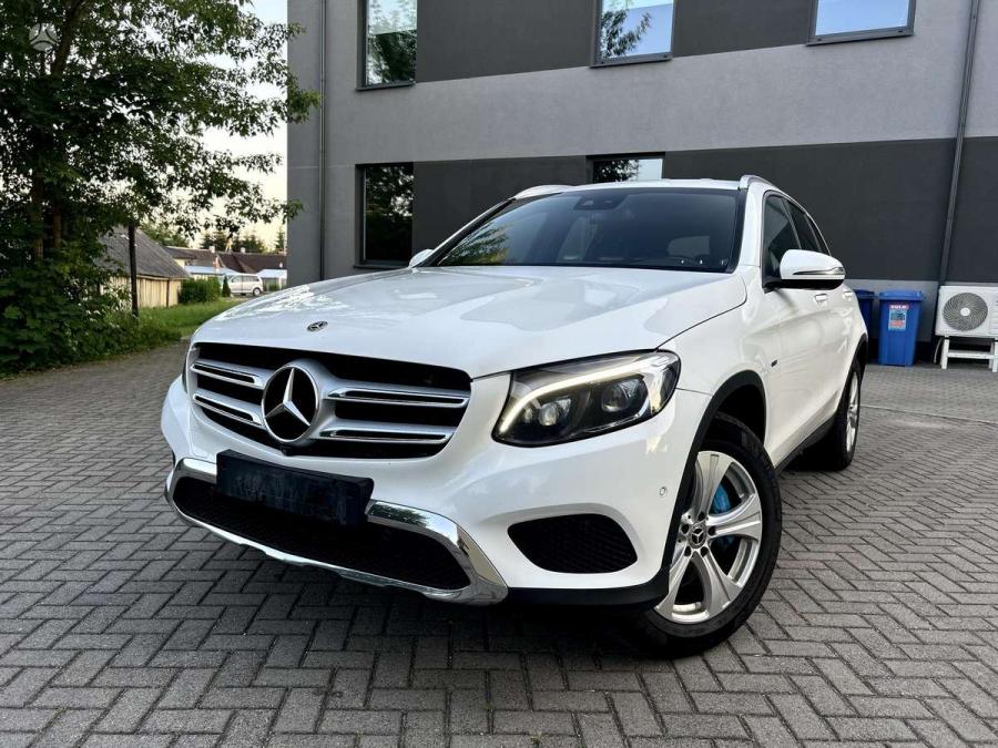 Balts Mercedes-Benz GLC 350 2017 Kaišiadorys, ar dzinēja tilpumu 2.00 L un nobraukumu 177 tūkst. km par 18950 €, foto 4 vietnē AUTOMOTO.COM.LV