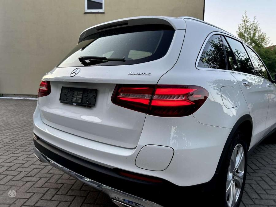 Balts Mercedes-Benz GLC 350 2017 Kaišiadorys, ar dzinēja tilpumu 2.00 L un nobraukumu 177 tūkst. km par 18950 €, foto 13 vietnē AUTOMOTO.COM.LV