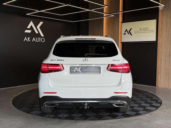 Balts Mercedes-Benz GLC 350 2017 Kauņa, ar dzinēja tilpumu 1.99 L un nobraukumu 163 tūkst. km par 20990 €, foto 9 vietnē AUTOMOTO.COM.LV