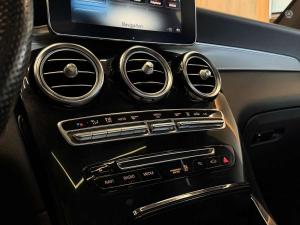 Balts Mercedes-Benz GLC 350 2017 Kauņa, ar dzinēja tilpumu 1.99 L un nobraukumu 163 tūkst. km par 20990 €, foto 22 vietnē AUTOMOTO.COM.LV