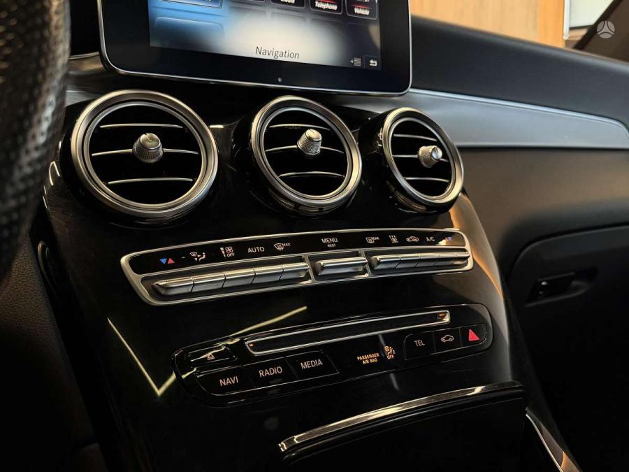 Balts Mercedes-Benz GLC 350 2017 Kauņa, ar dzinēja tilpumu 1.99 L un nobraukumu 163 tūkst. km par 20990 €, foto 22 vietnē AUTOMOTO.COM.LV